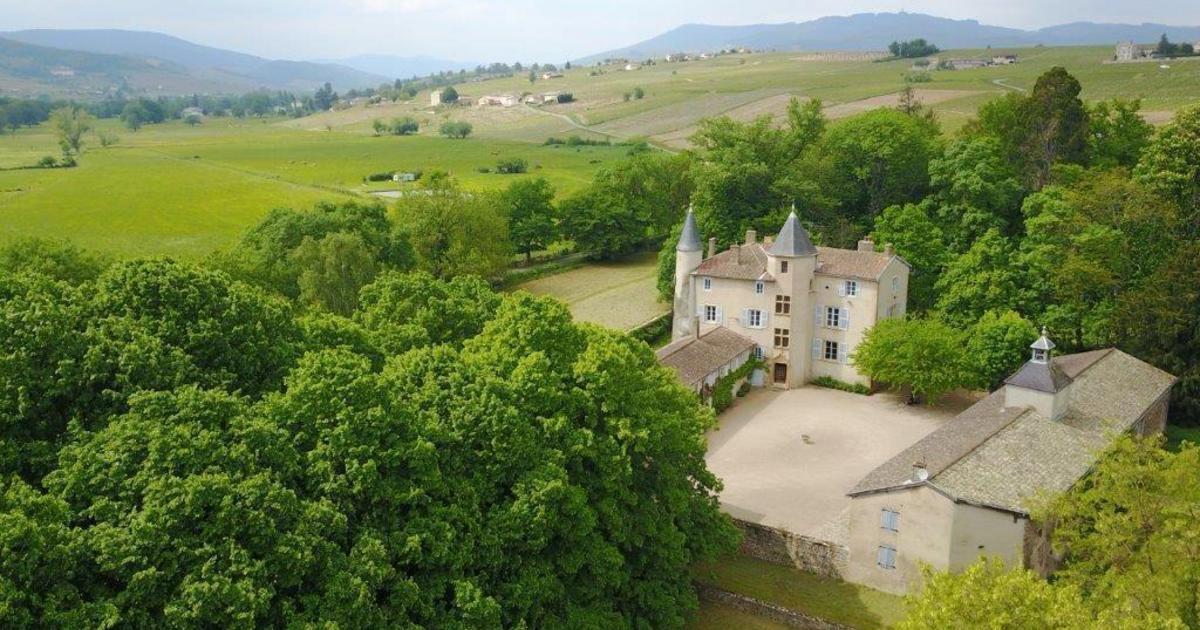 Gîte - Gîte du Château de la Terrière - CERCIE, Auvergne-Rhône-Alpes ...