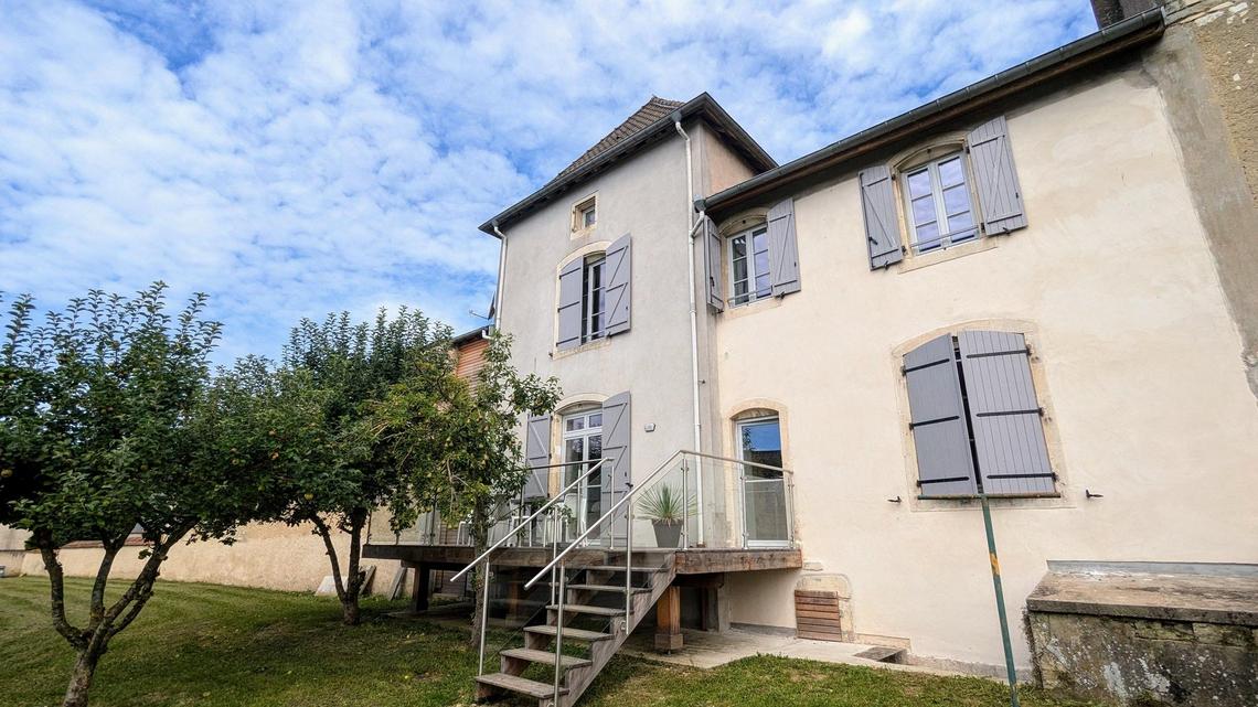 Casa rural - Gîte de la Tour Carrée - Lacroix-sur-Meuse, Grand Est ...